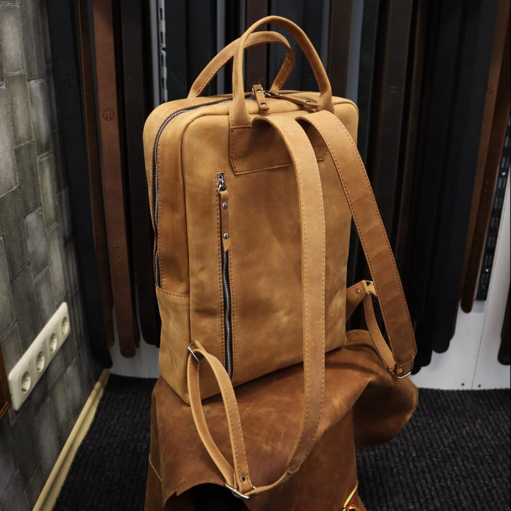 Lietuviškos odinės kuprinės vyrams ir moterims, Natūralios odos